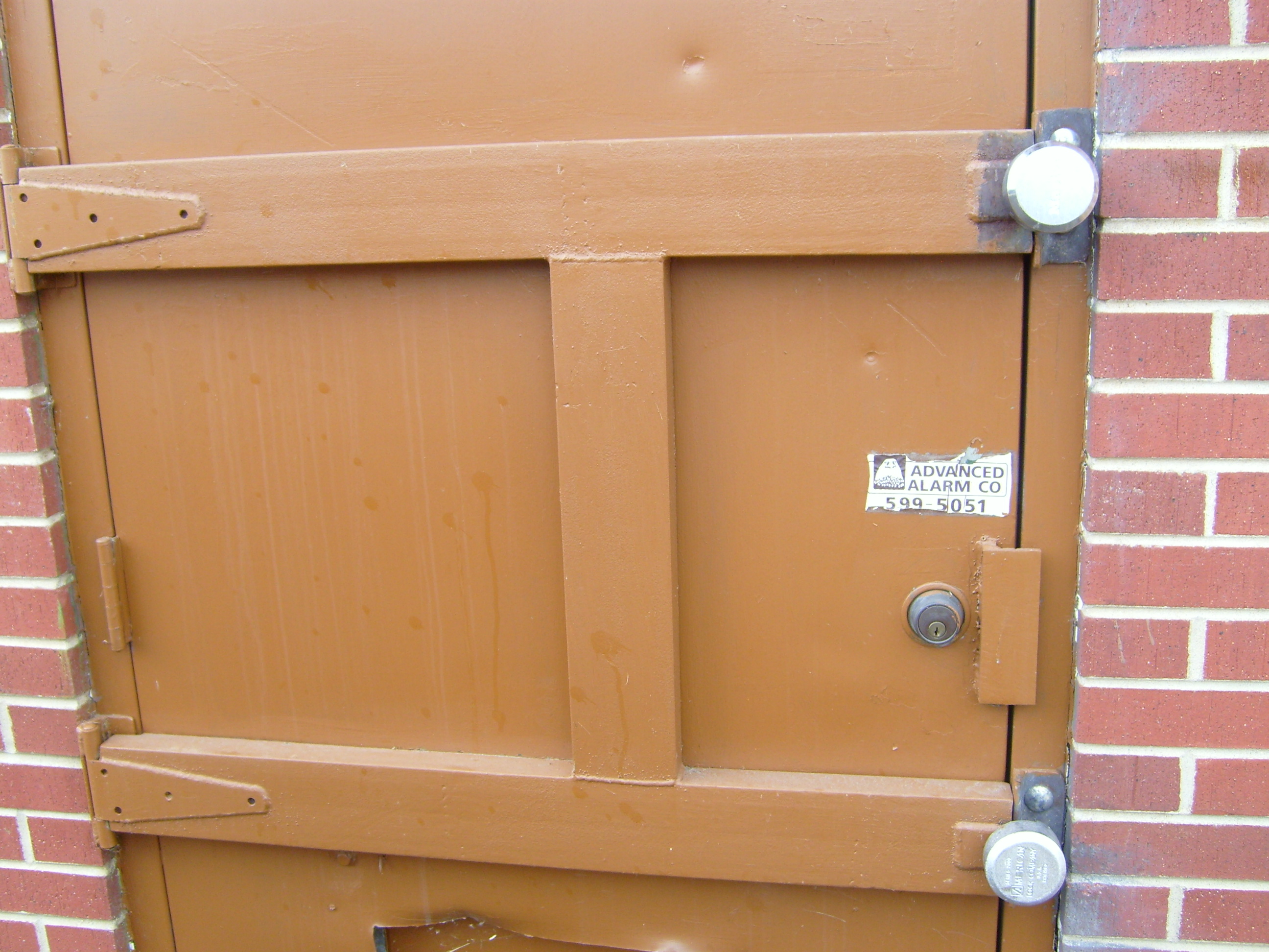 Hockey Puck Locks | IRONSandLADDERS.com